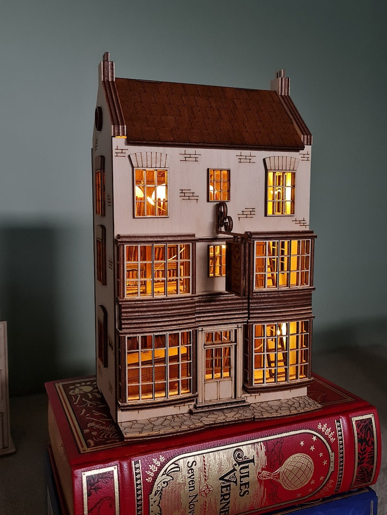 Dollhouse , Miniature Kit Model "the Old Bookshop" Kit, Miniature House ...