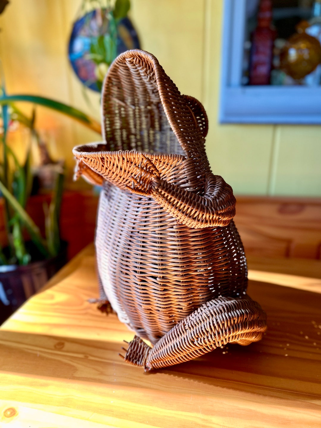 Large Vintage Woven Rattan Frog Basket/vintage Large Wicker Frog Basket ...