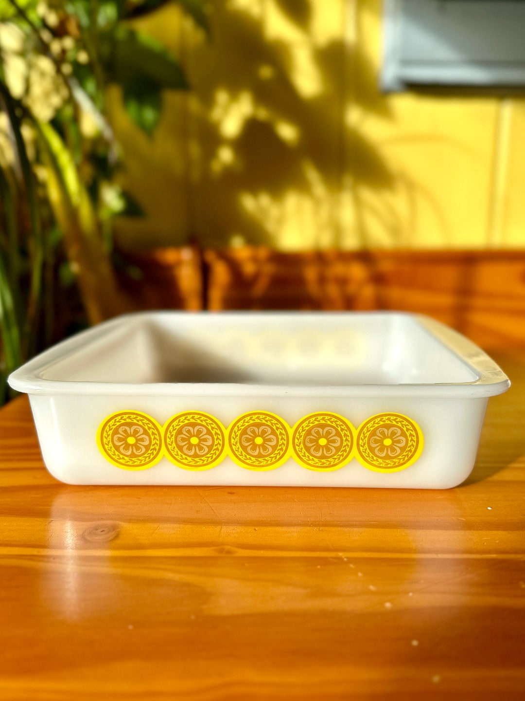 Fantastic Vintage MCM Glasbake Gold Medallion Baking Dish/vintage MCM ...