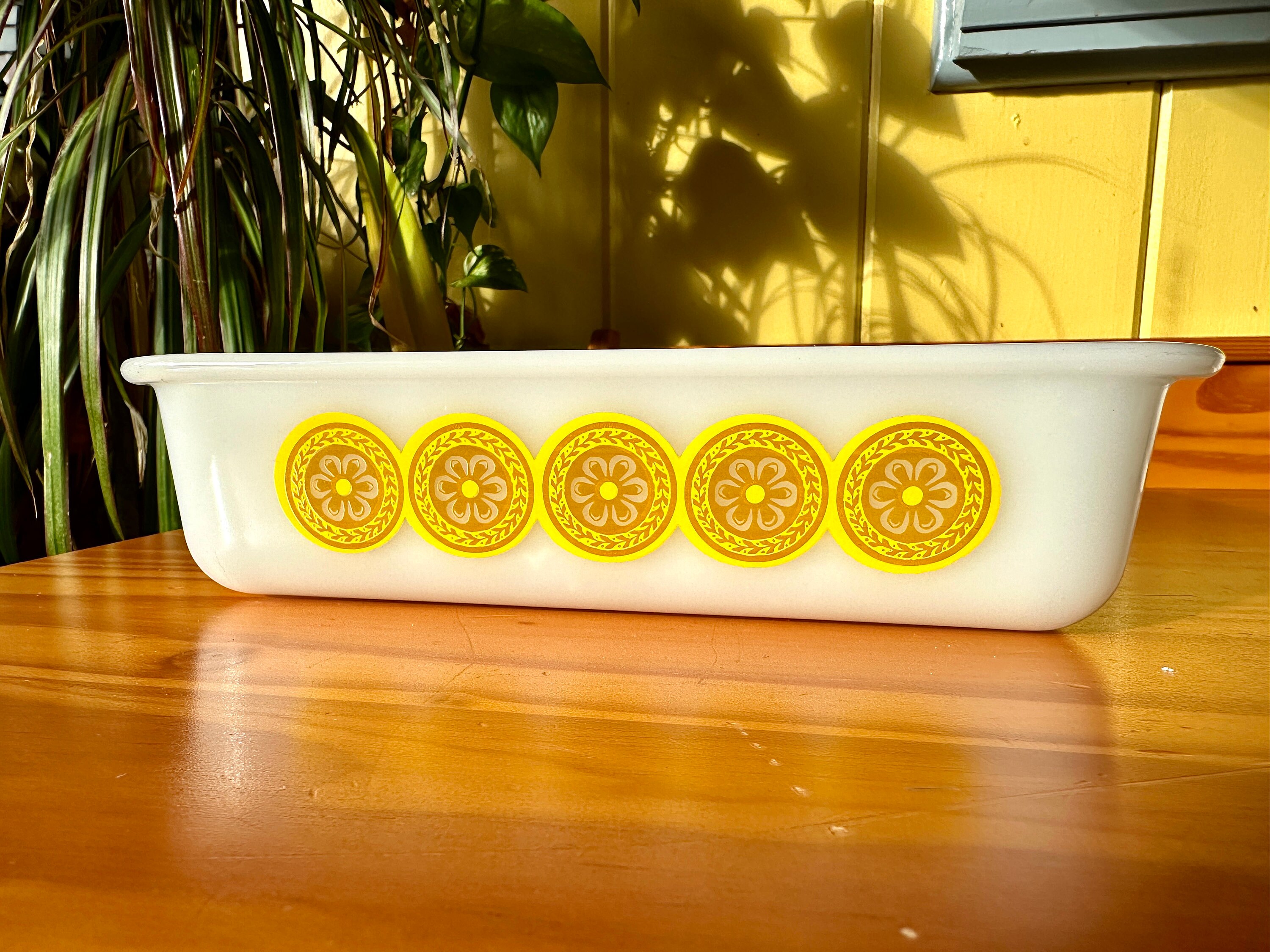 Fantastic Vintage MCM Glasbake Gold Medallion Baking Dish/vintage MCM ...