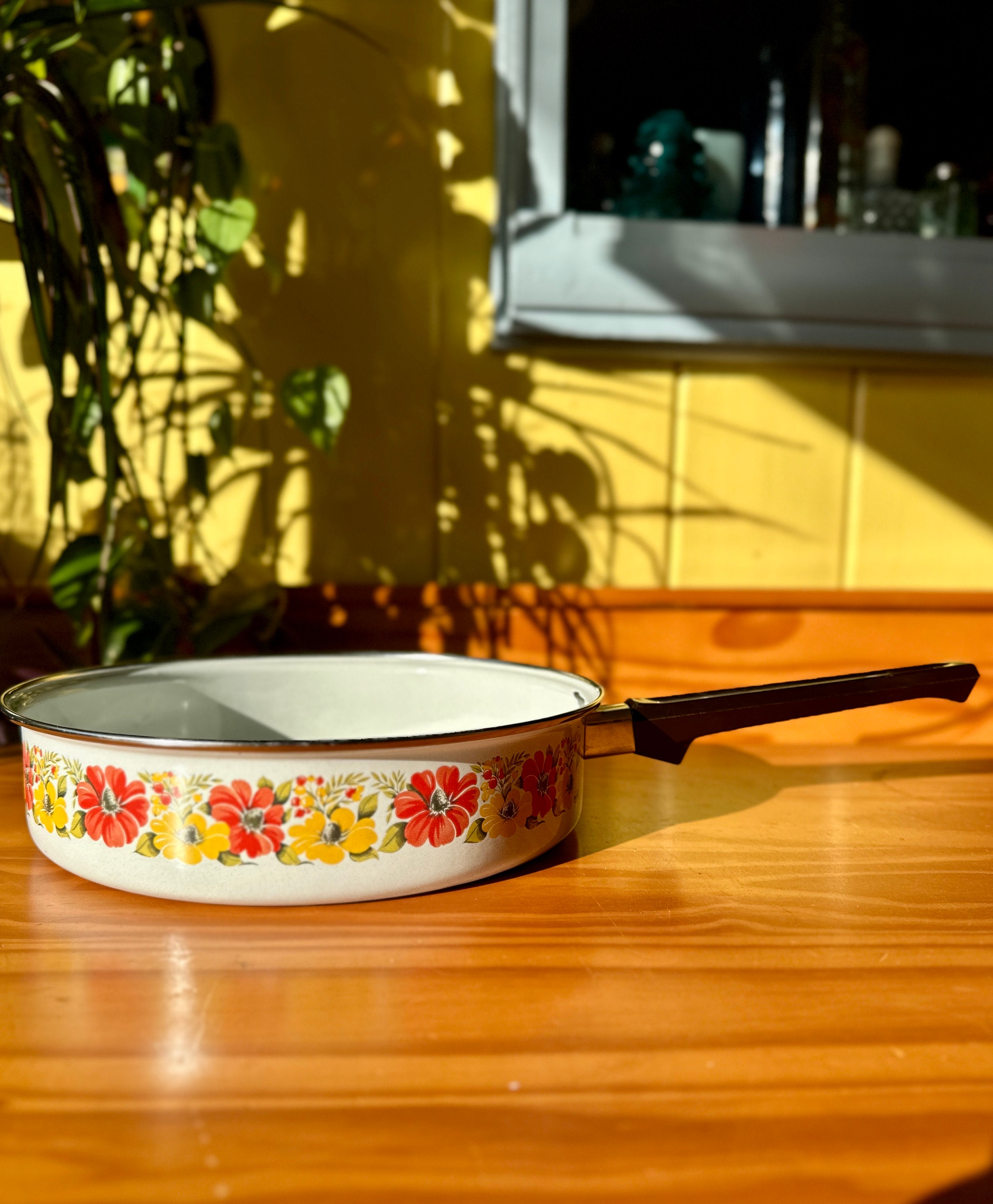 Vintage 1970s Floral Enamelware Frying Pan/skillet/vintage 1970s ...