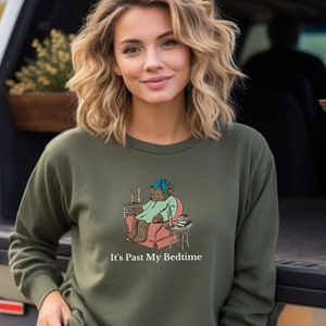 Funny Bear Meme Shirt It's Past My Bedtime Sweater, Trendy Unisex Tee ...