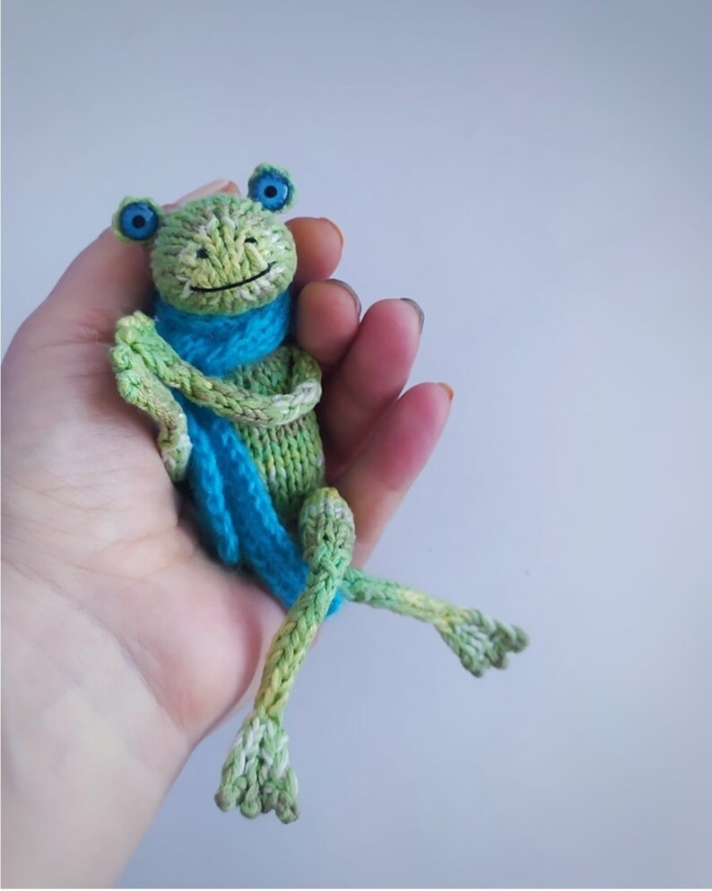 Knitted Frog Pattern for Toy or Keychain, Animal Knit Pattern. This ...