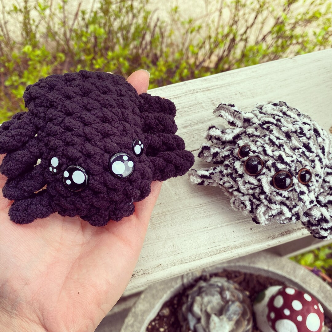 MINI POCKET SPIDERS Crochet Pattern - Etsy