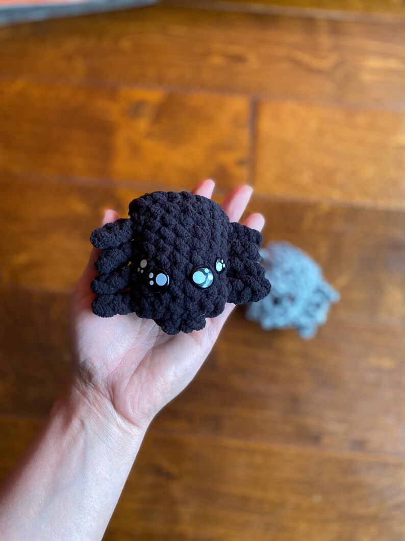 MINI POCKET SPIDERS Crochet Pattern - Etsy