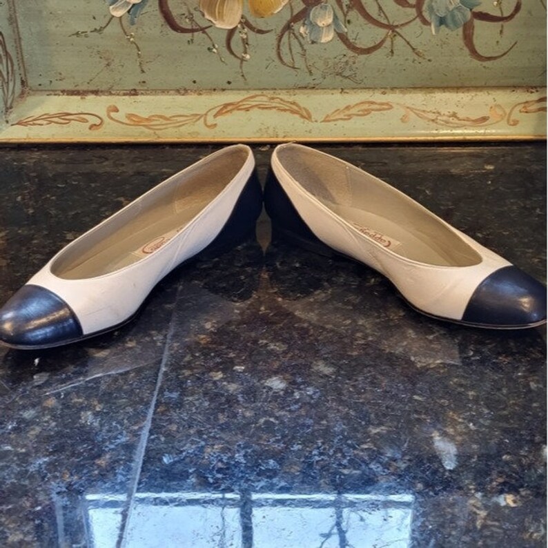 Vintage Pappagallo White and Black Leather Flats Size 7 Narrow - Etsy