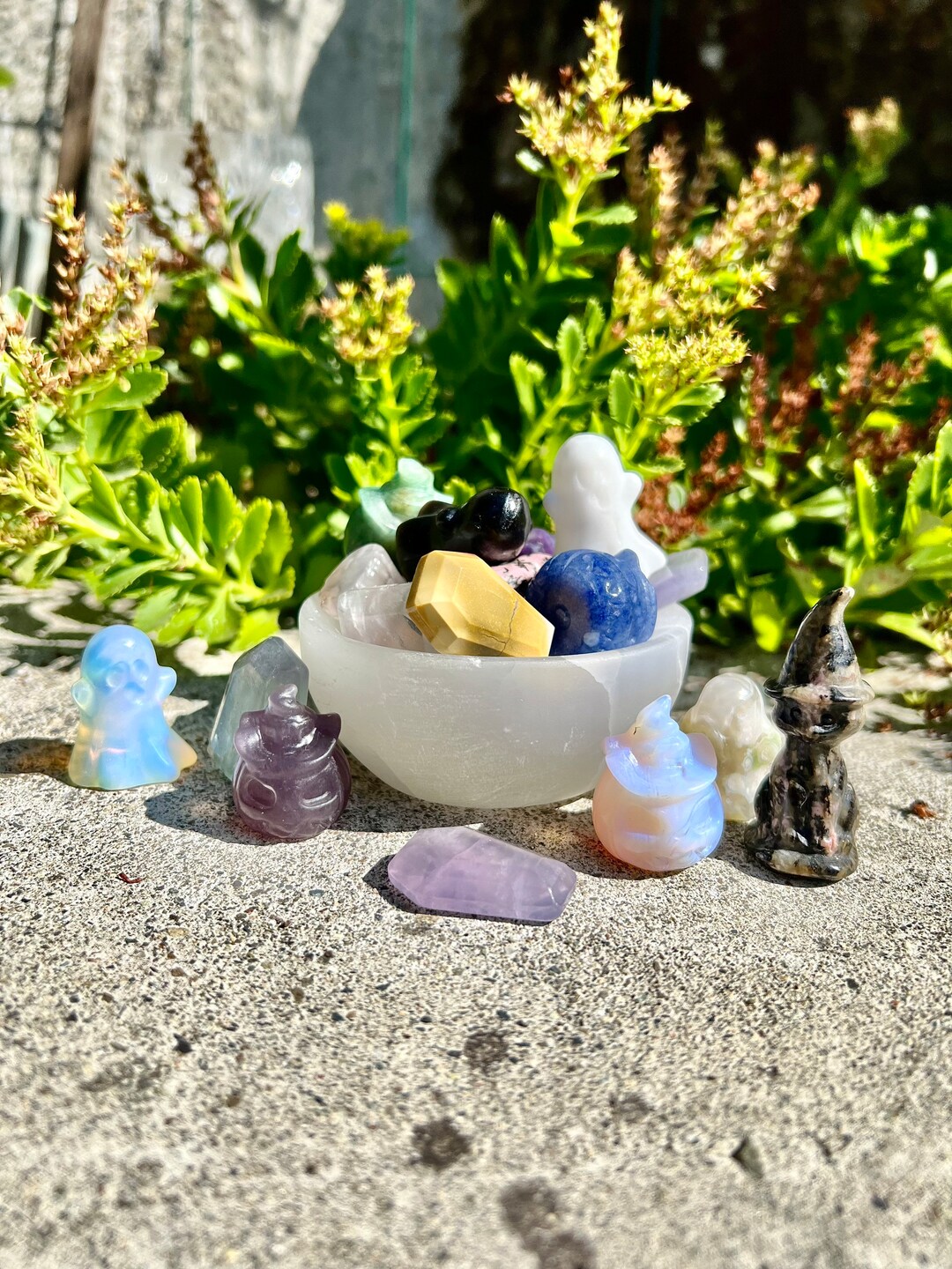 Mini Halloween Crystal Carvings in Various Materials Ghosts - Etsy