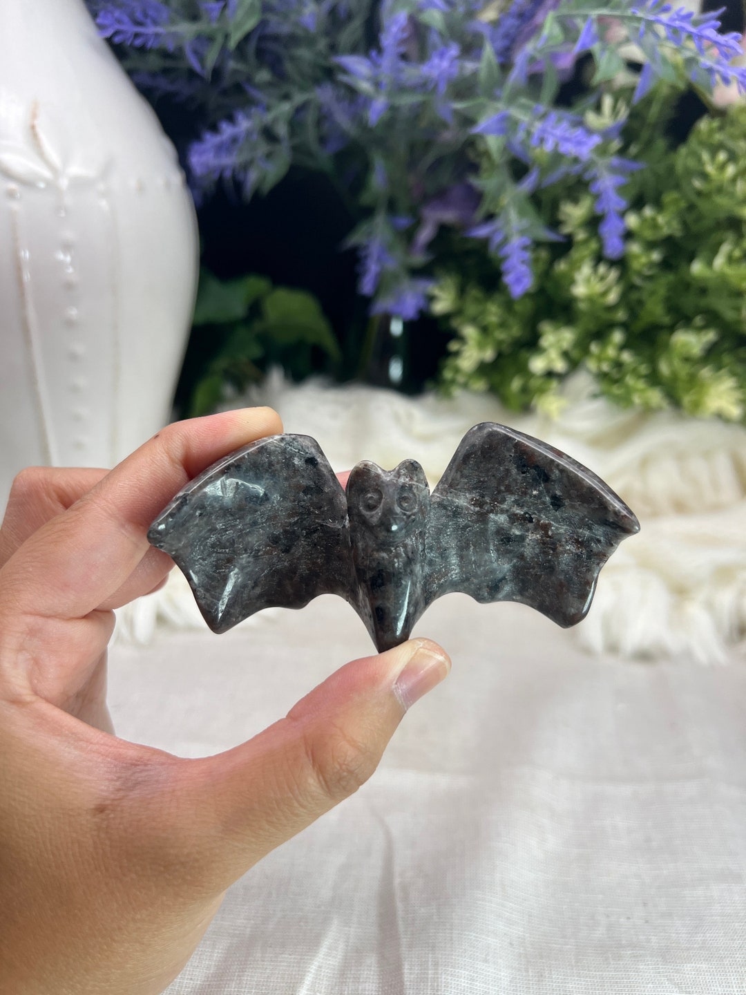 Yooperlite Bat, UV Reactive Mineral, Fluorescent, Crystal Carving ...