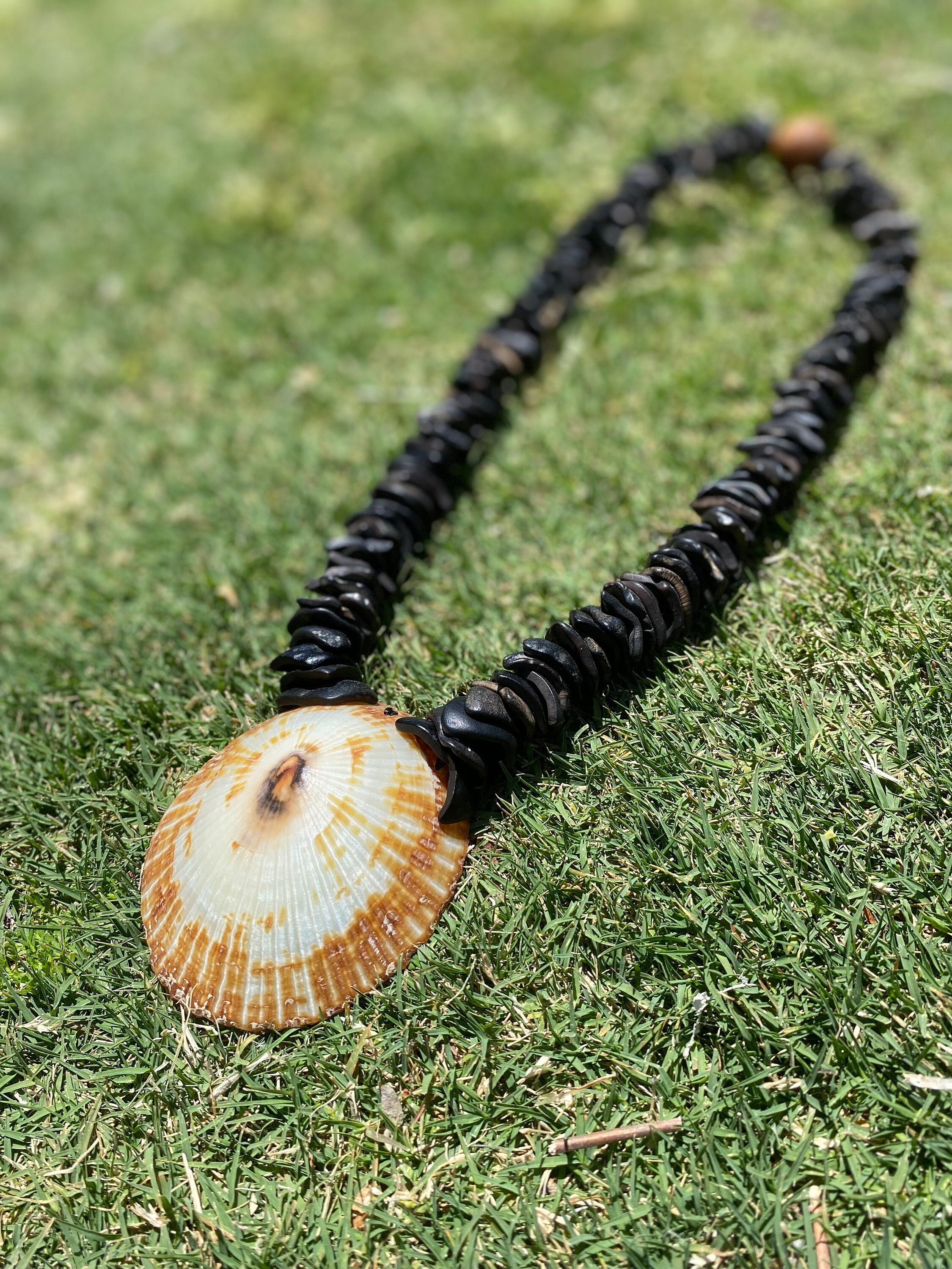 Real Hawaiian Kukui Nut Lei With Opihi - Etsy