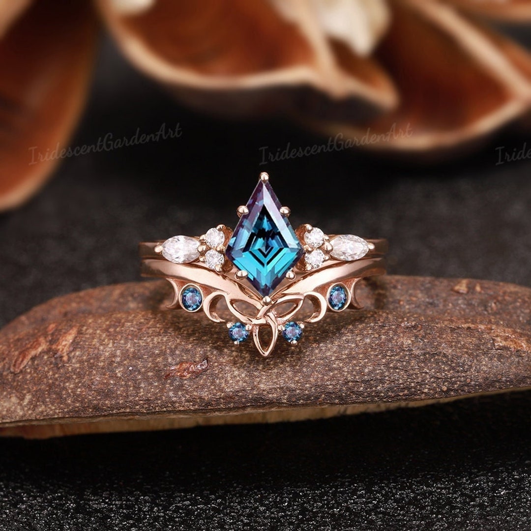Art Deco Alexandrite Engagement Rings Kite Alexandrite Wedding Ring Set ...