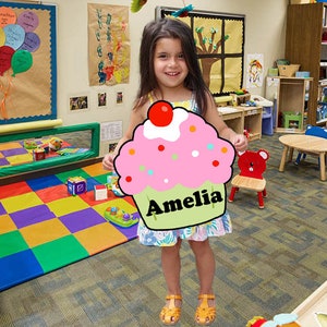 Editable! Birthday Party Classroom Themed Cupcakes and Balloons With ...