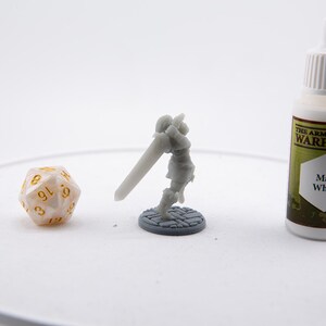 Human Female Barbarian - 28mm Scale - D&D - Hero Quest - Warrior - TTRPG - 32mm Miniature ...