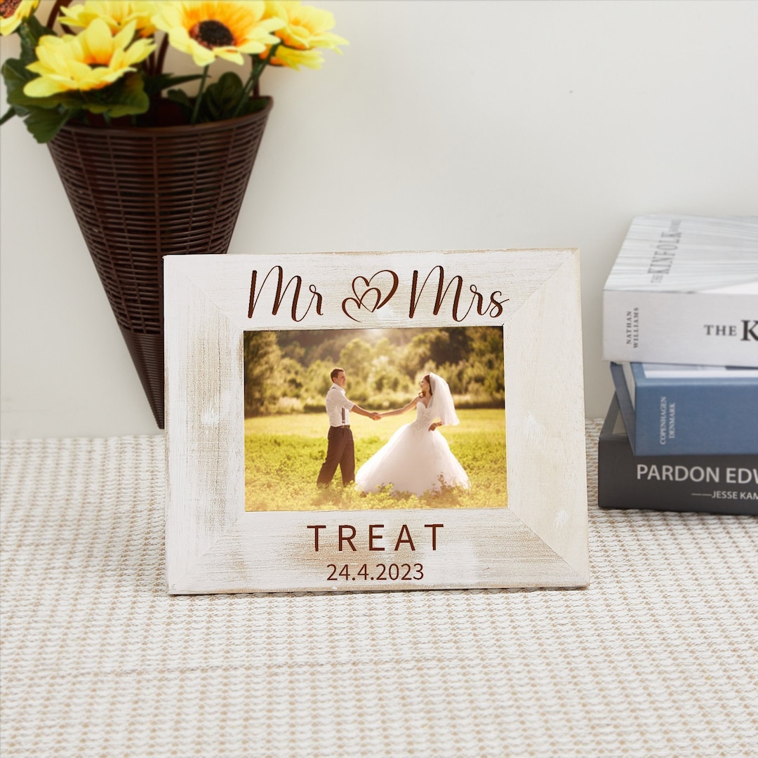 Personalized Wedding Picture Frame Mr & Mrs Picture Keepsake - Etsy