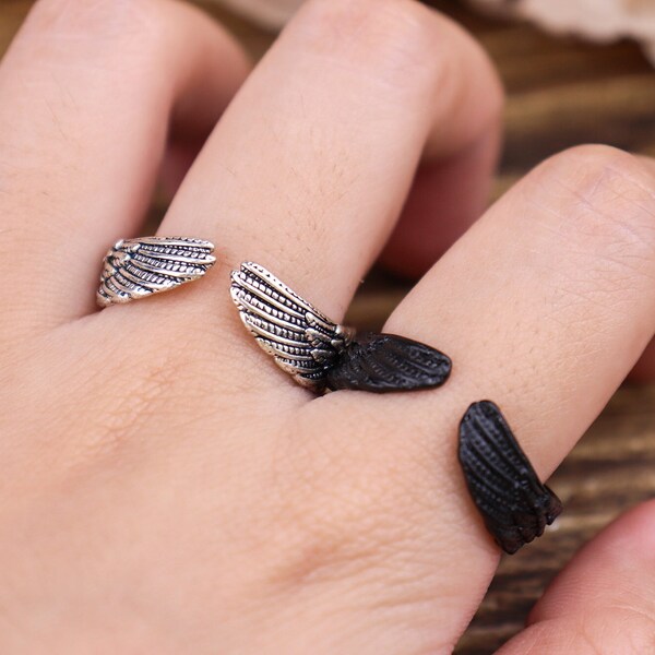 Retro Wings Ring - Etsy