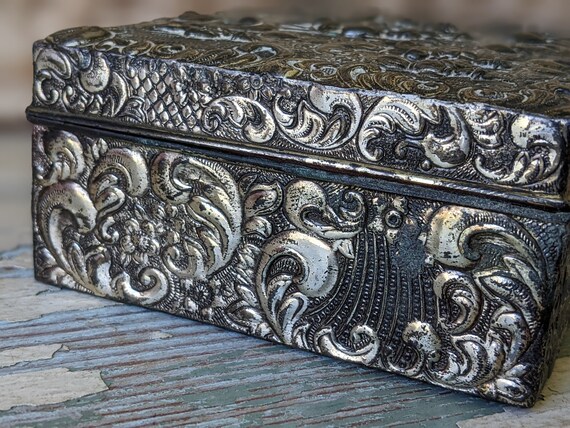 1950s Dutch Colonial Cigarette Trinket Box Sculpted R… - Gem