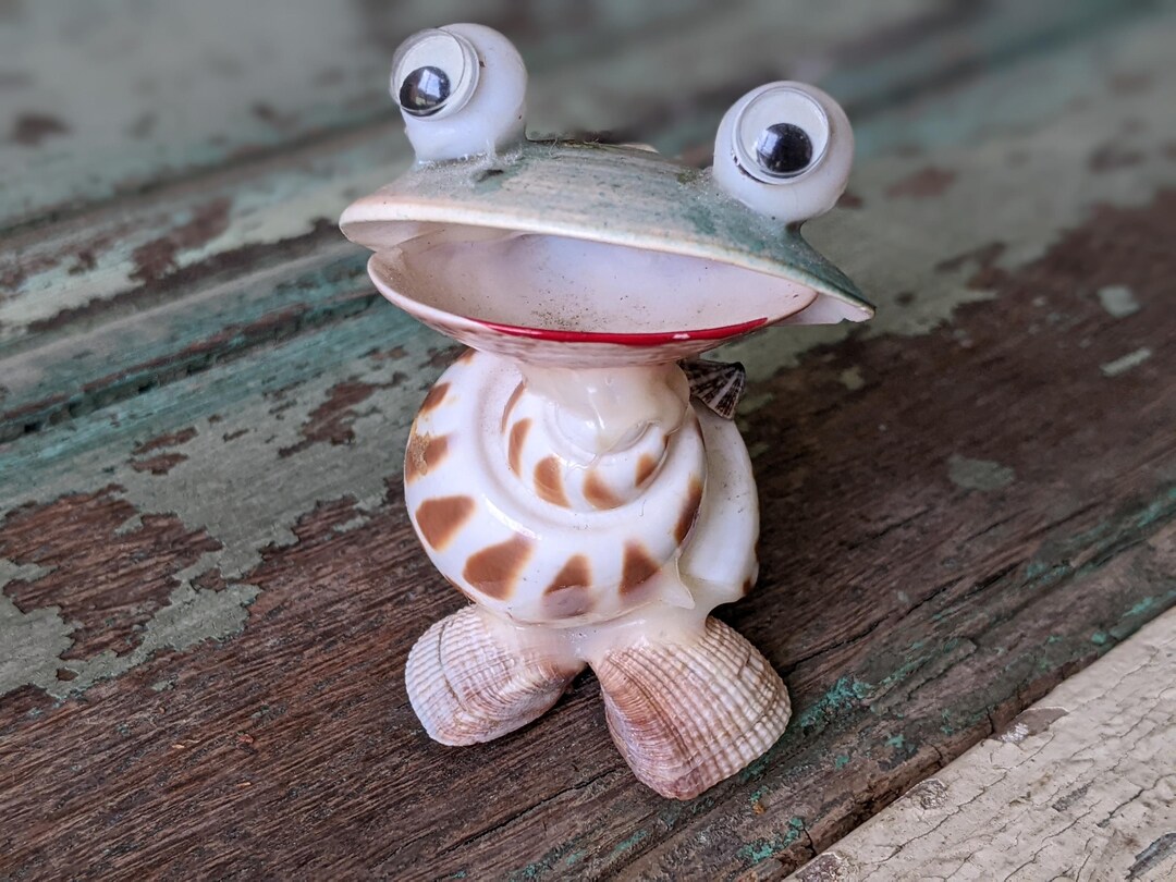 1980s Shell Sculpture Googly Eyed Frog Lipstick Handmade Souvenir ...