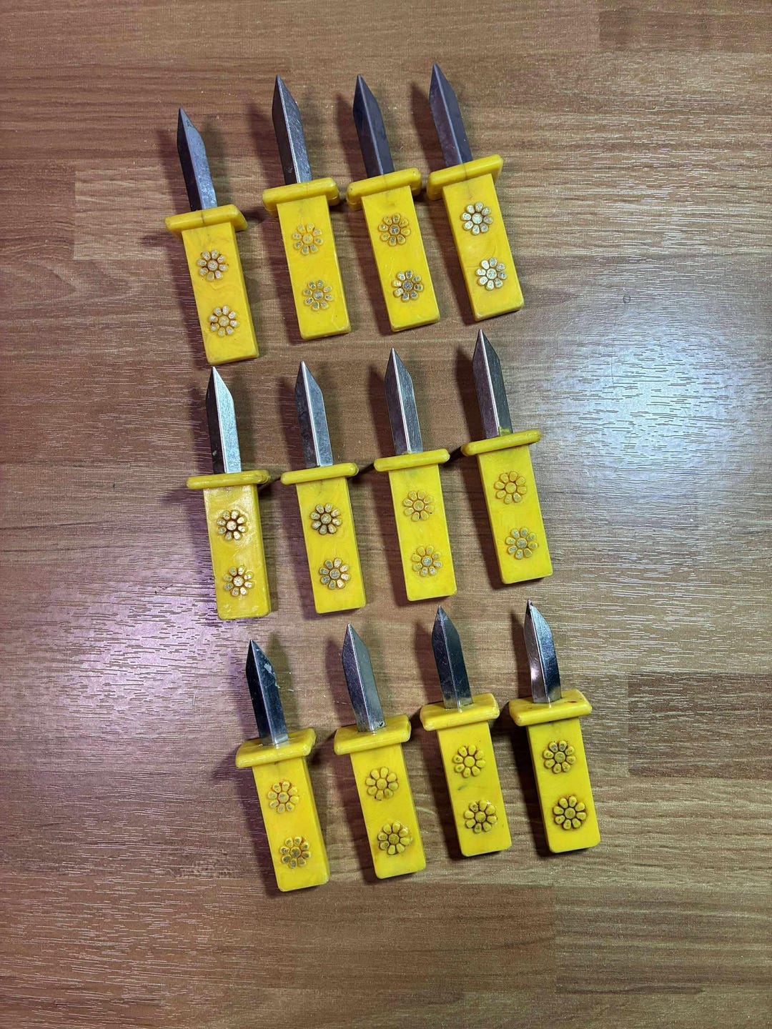 Travco Yellow Plastic Gold Daisy Corn on Cob Holders Set (6) 12 Total ...