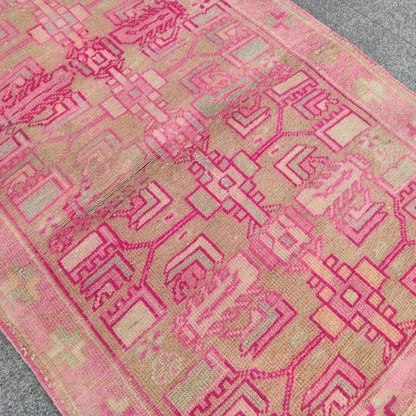 Pink Vintage Rugs - Etsy