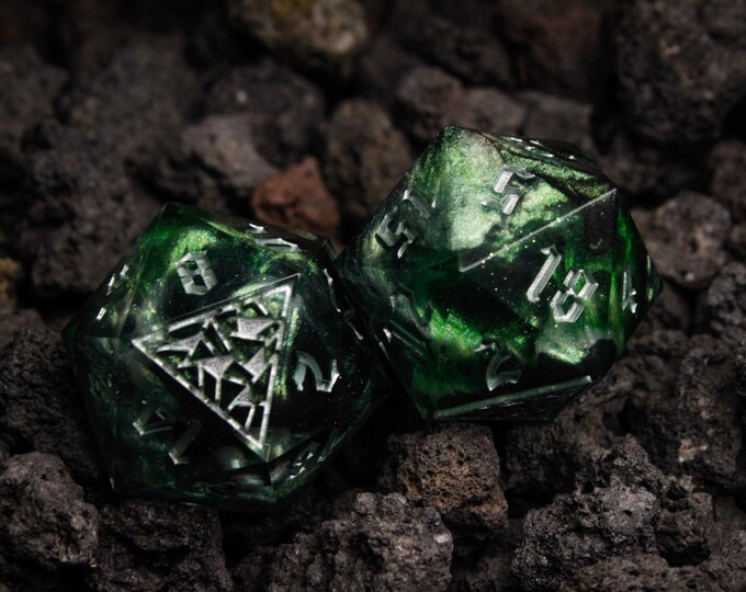 Necromancy D20 Pair large / Sharp Edge Dice / Dice for Dungeons and ...