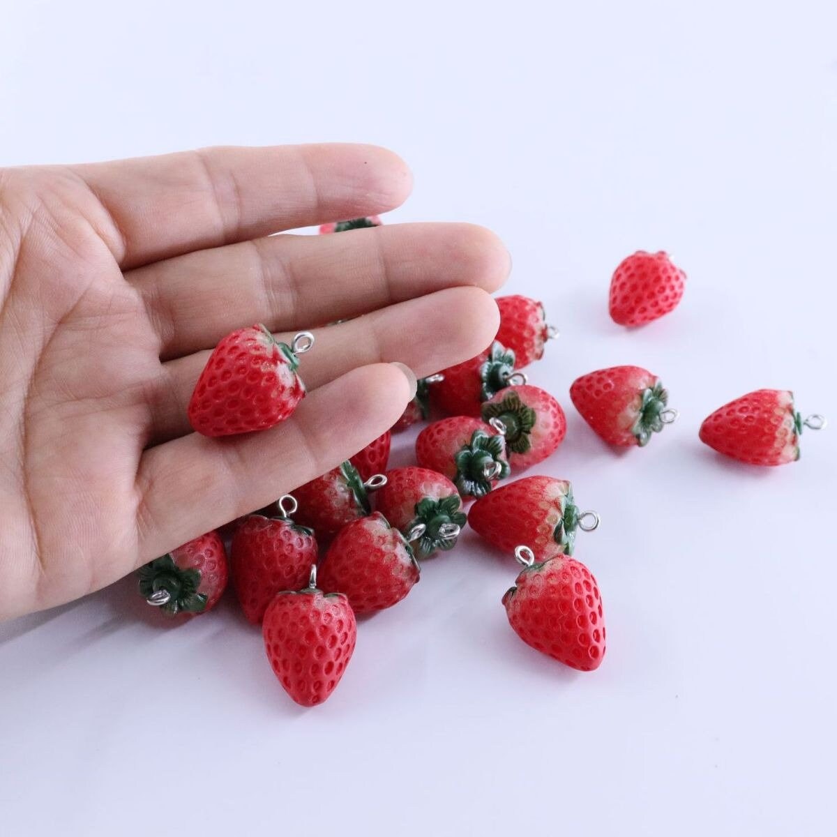 10pcs Strawberry Charm, Resin Miniature Fruit Pendant, DIY Jewelry ...