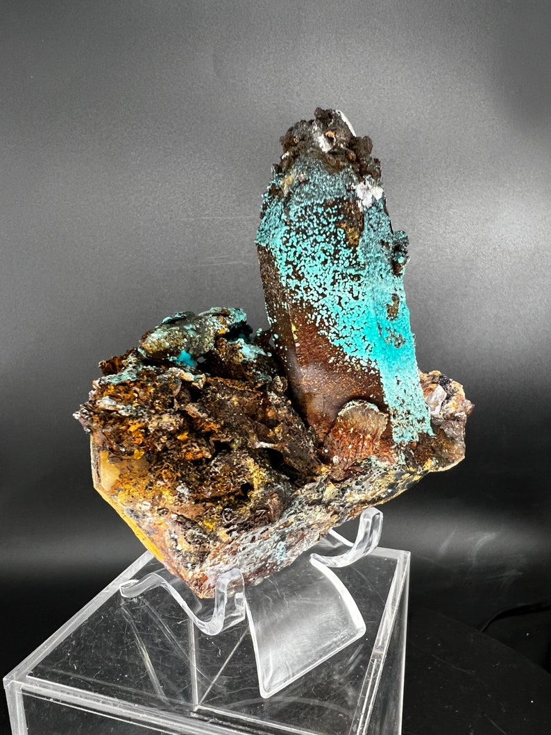 Chrysocolla, Malachite, Limonite and Tenorite on Quartz From Tentadora ...