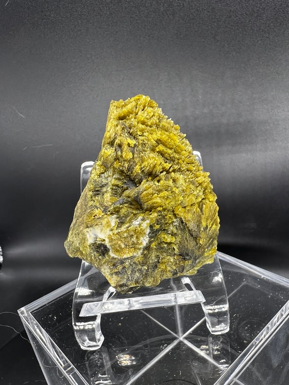 Rare Fan Epidote Department of Lima Peru 103g SMC - Etsy