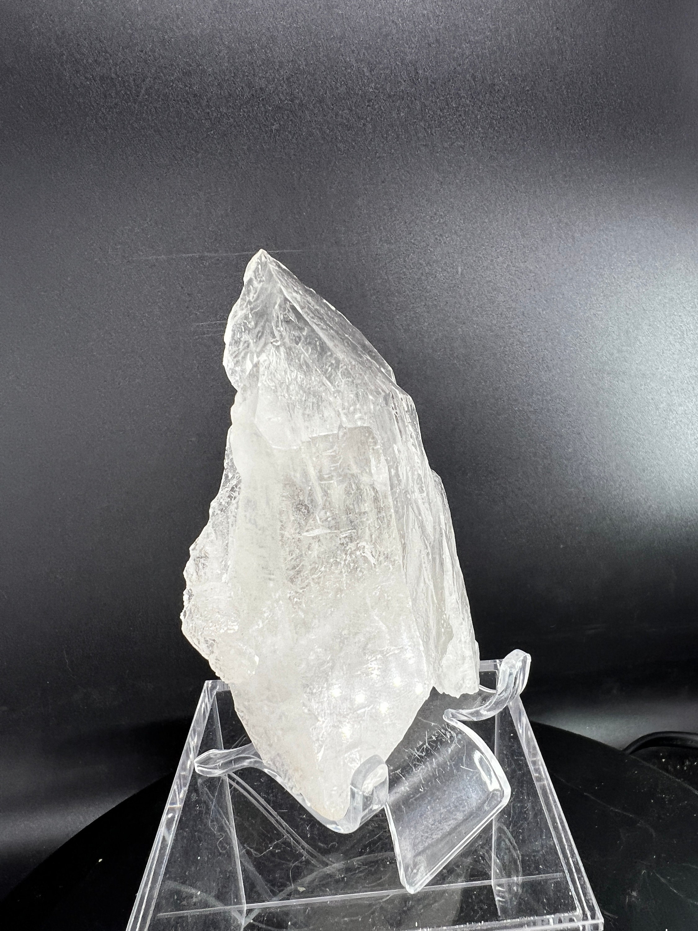 Beautiful Quartz Cathedral / Lightbrary Minas Gerais, Brazil Cabinet ...