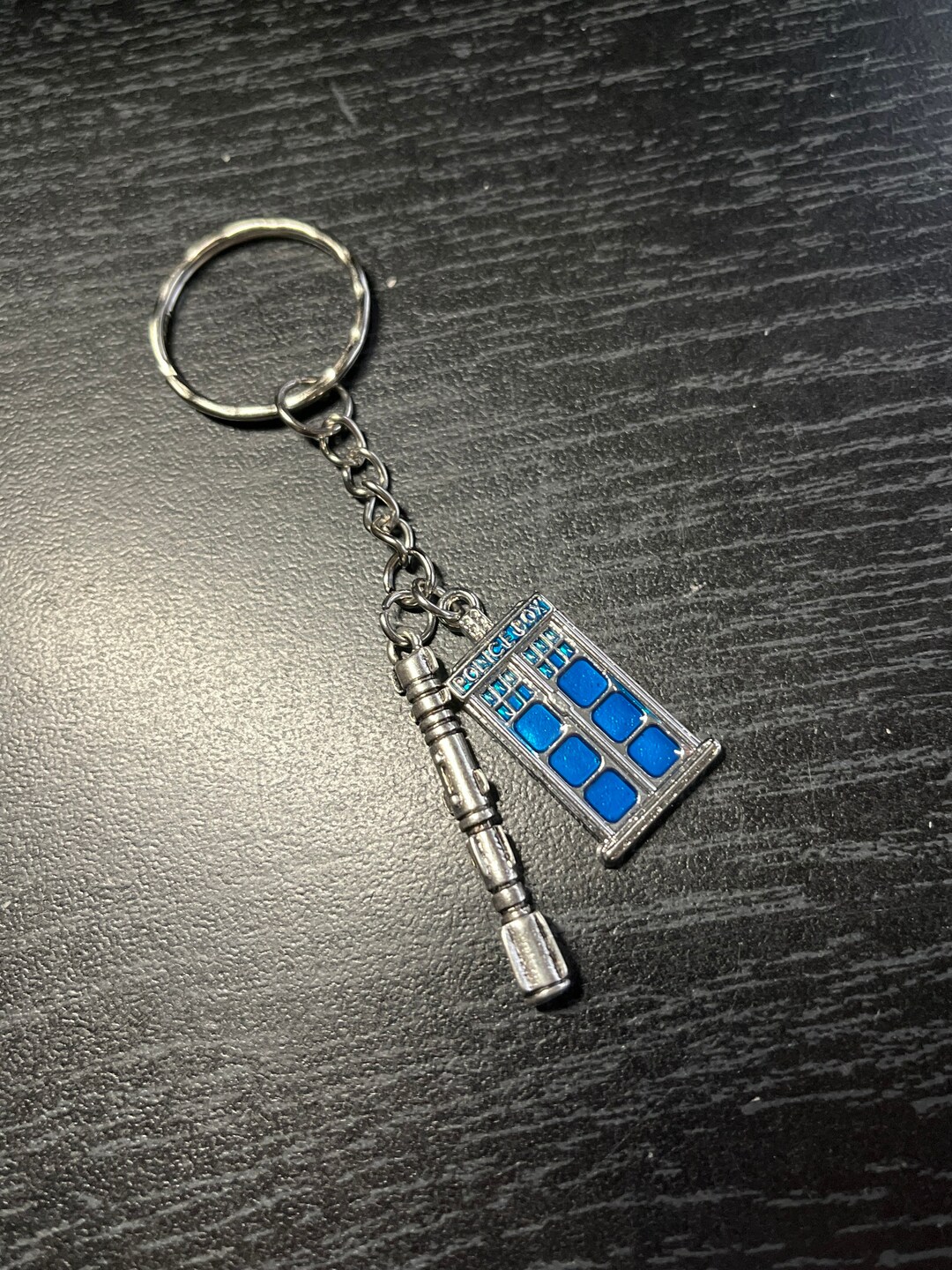 Doctor Who Inspired TARDIS and Sonic Screwdriver Keychain - Etsy