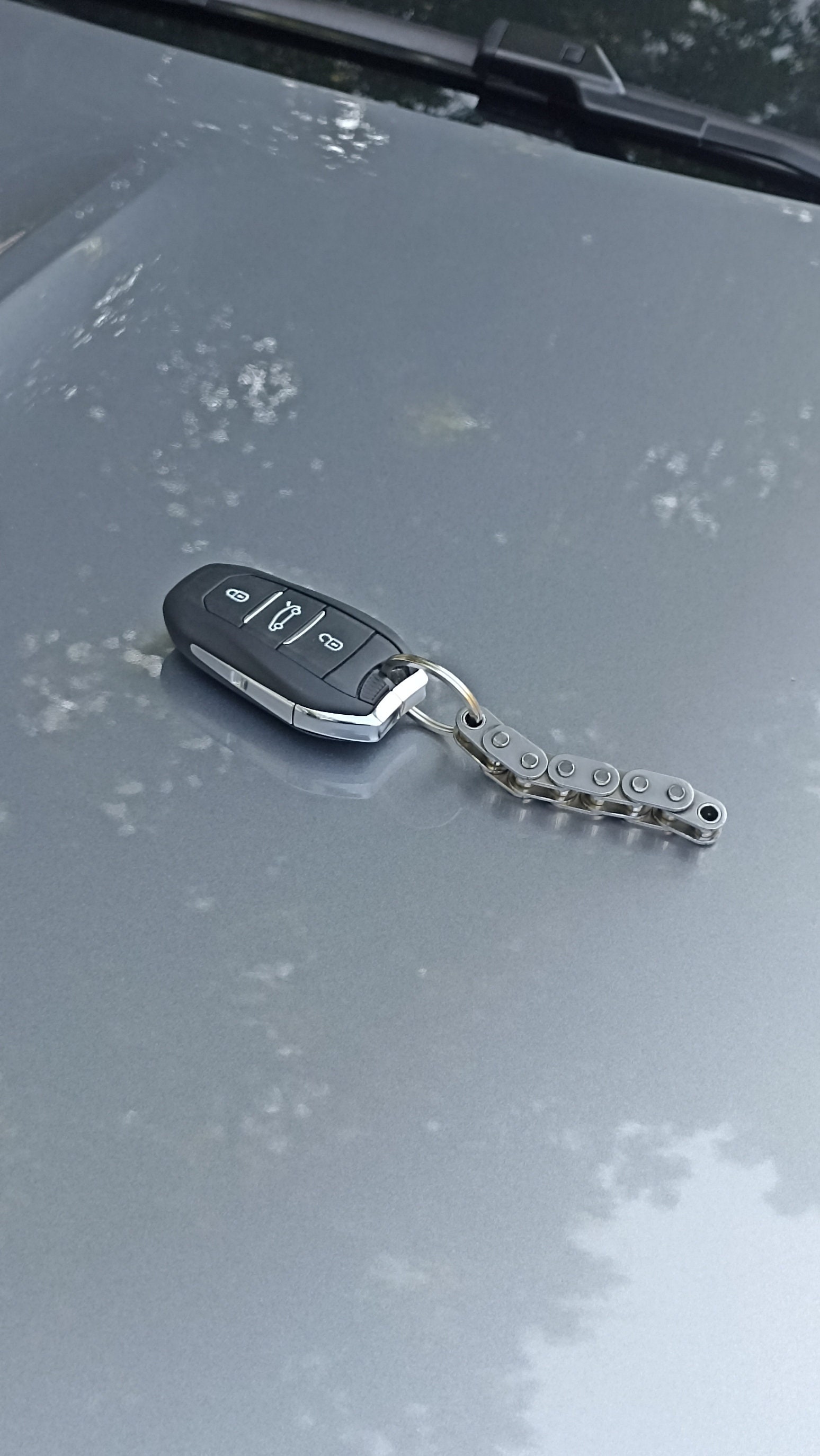 Eccentric Car Engine Chain Keychain, Engine Chain, Recycle Keychain ...