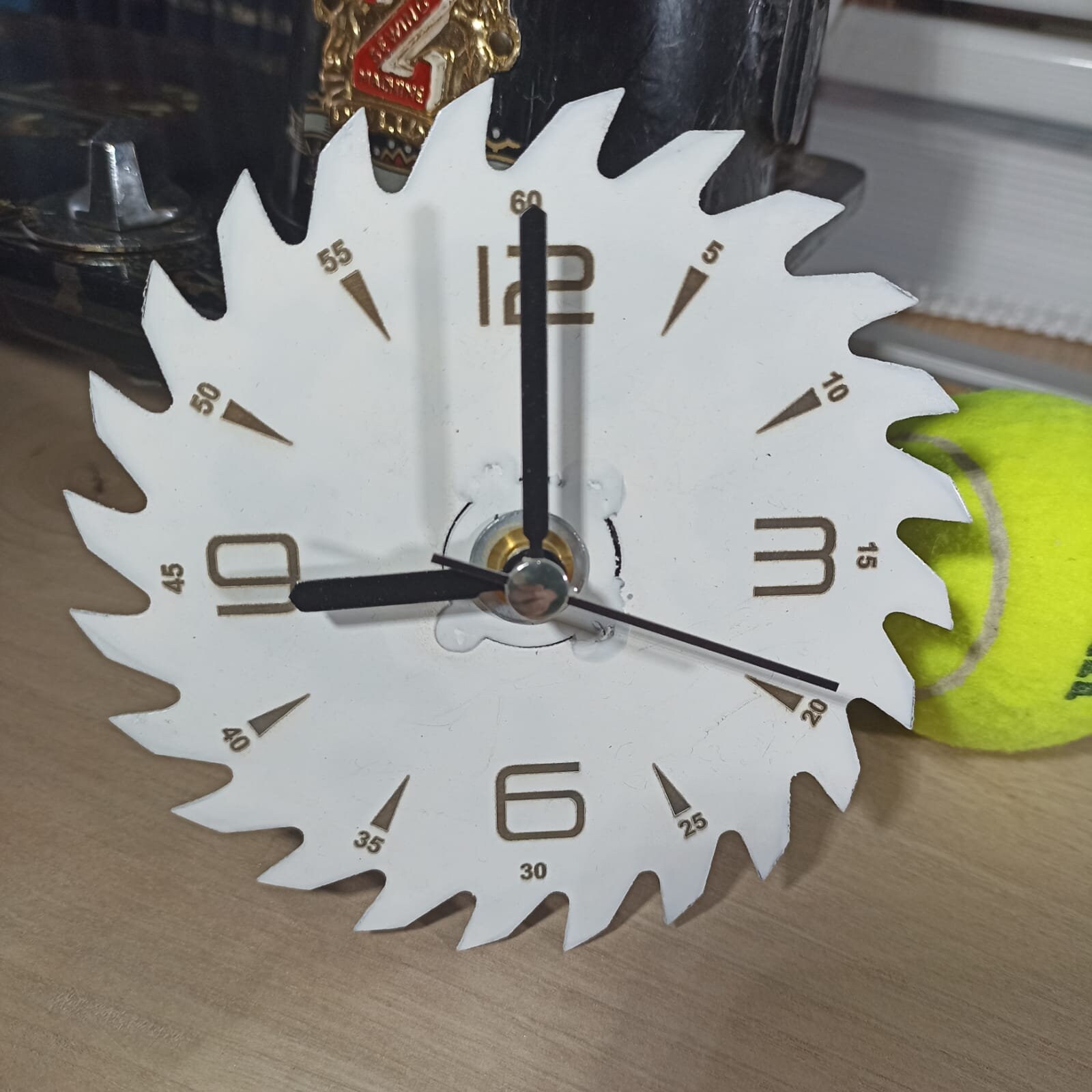 Sawtooth Clock Model.cute Christmas Gift for Your Home Office and ...