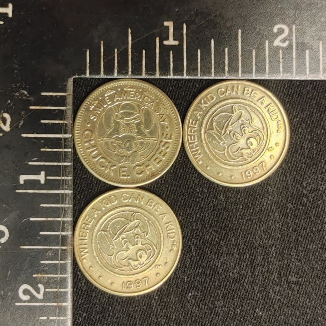 Vintage 1983/1997 3pc Gold-tone Chuck E Cheese Arcade Token Coins - Etsy