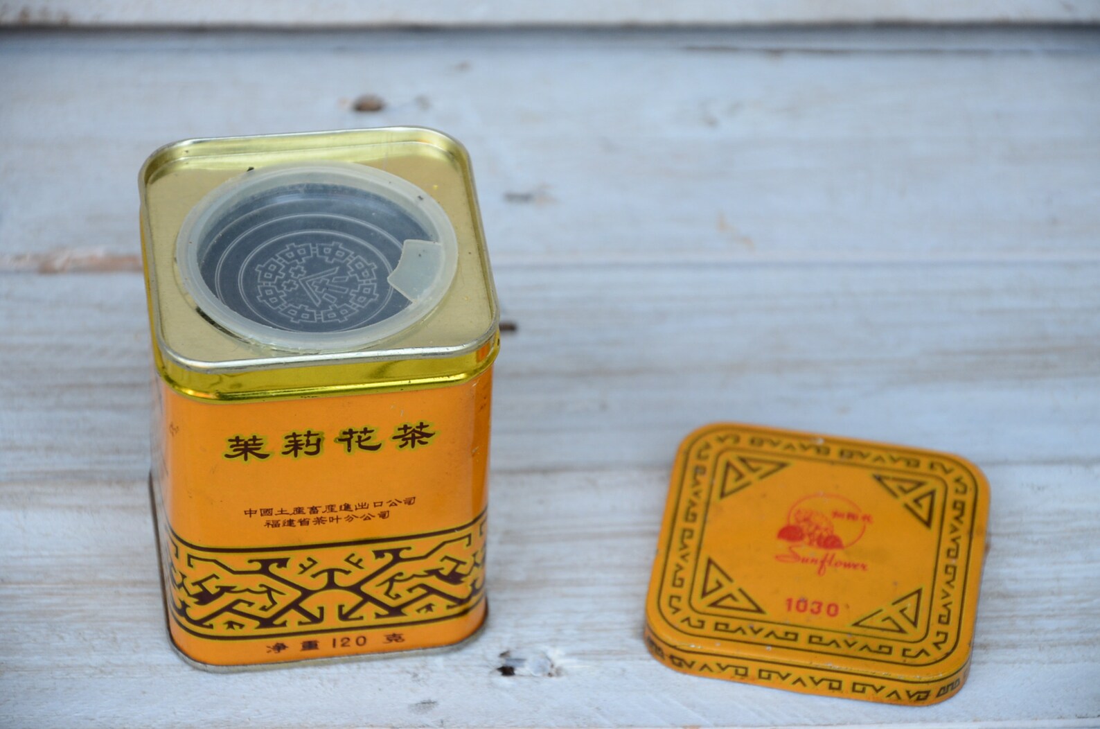 China Metal Tea Box and Jasmine Tea - Old Tin Tea Box - Jasmine Tea ...