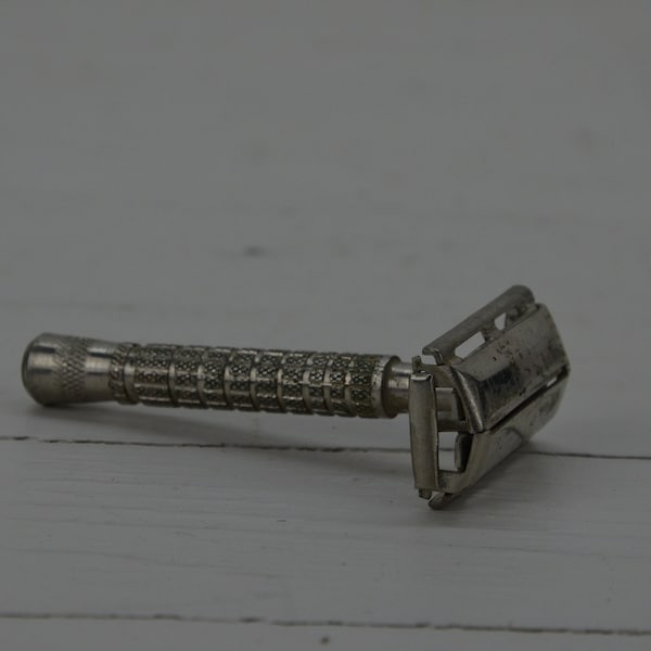 Vintage Razor - Etsy