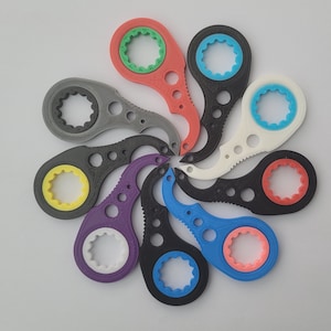 Keychain Spinner | Fidget Spinner Key Ring | Karambit Spinning Keychain ...