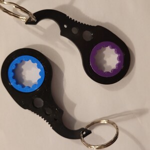 Keychain Spinner | Fidget Spinner Key Ring | Karambit Spinning Keychain ...