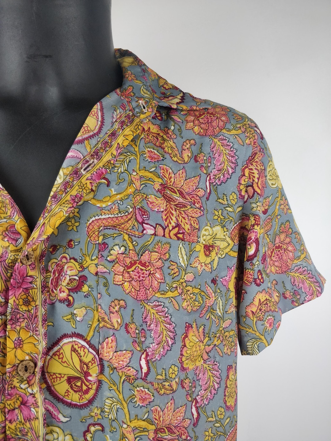 Vintage Garuda Shirt in Indian Silk – Men's Short-sleeved, Flowing ...
