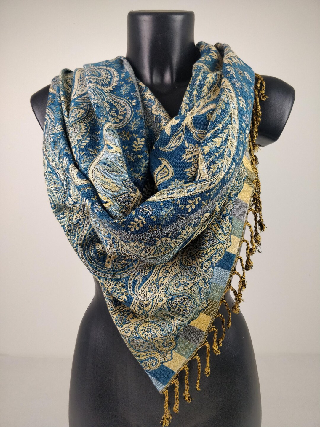 Hantra Vintage Viscose Pashmina. Reversible Scarf With Blue and Cream ...