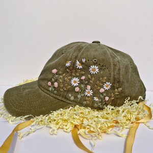 Hand Embroidery White Daisy and Bee Hat, Wildflowers Embroidered Hat ...