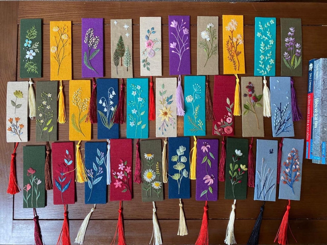 Custom Hand Embroidered Bookmark, Embroidered Flower Bookmark, Book ...