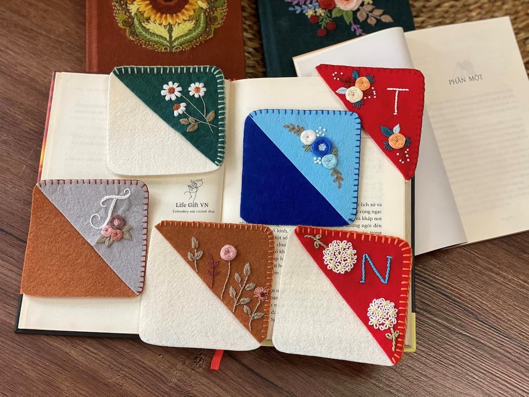 Personalized Embroidered Letter Bookmarks, Custom Embroidered Corner ...