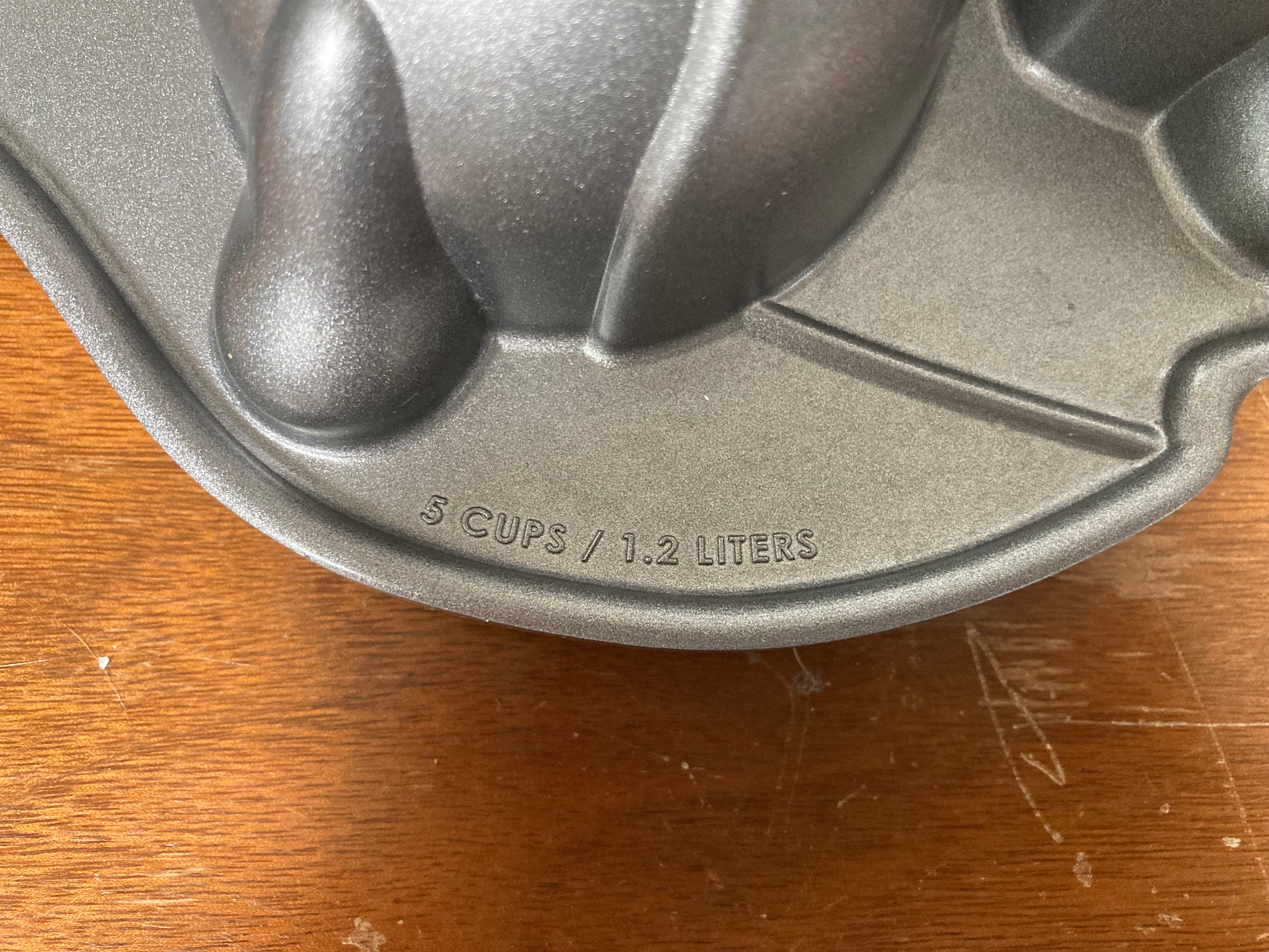 Nordic Ware Caterpillar Cakelet Pan, Heavy Cast Aluminum Cake Pan, Made ...