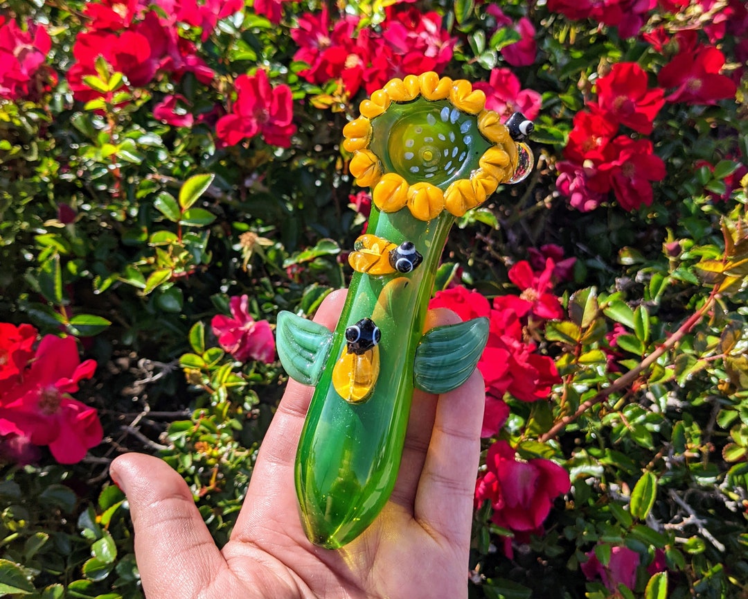 Sunflower Glass Pipe/ Glass Pipes/ Pipe/ Pipes - Etsy