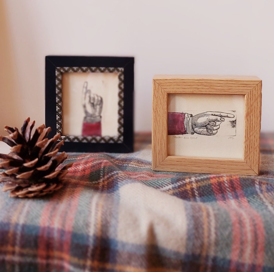 Santa Print Manicule, Original Handprinted Typeface Print, Victorian ...