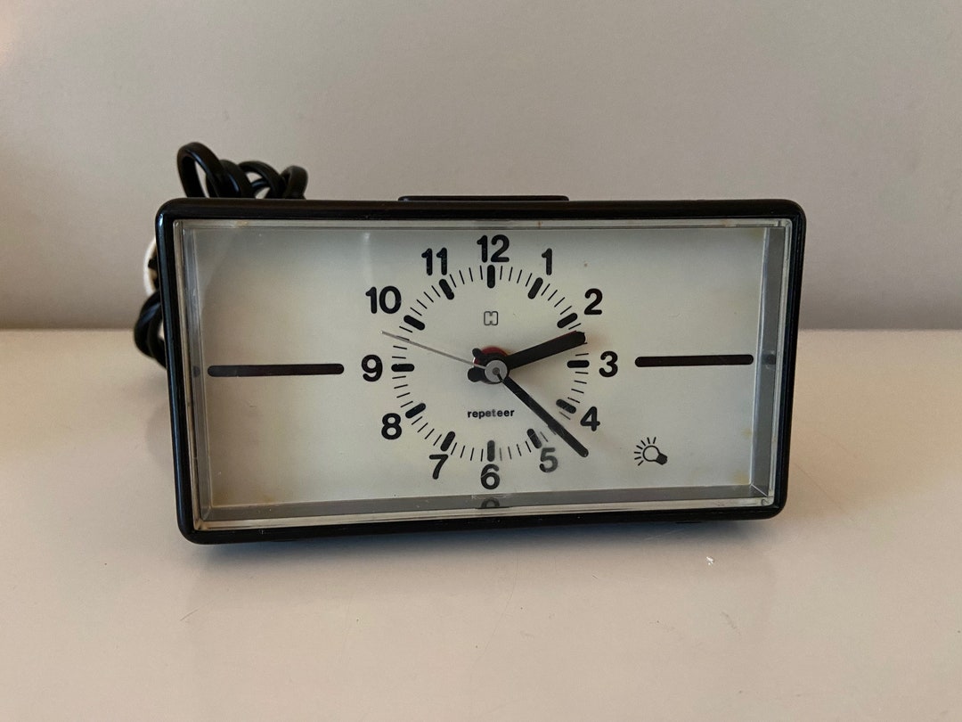 Jufhamvintage- Vintage Electrical Alarm Clock Black and White Hema ...