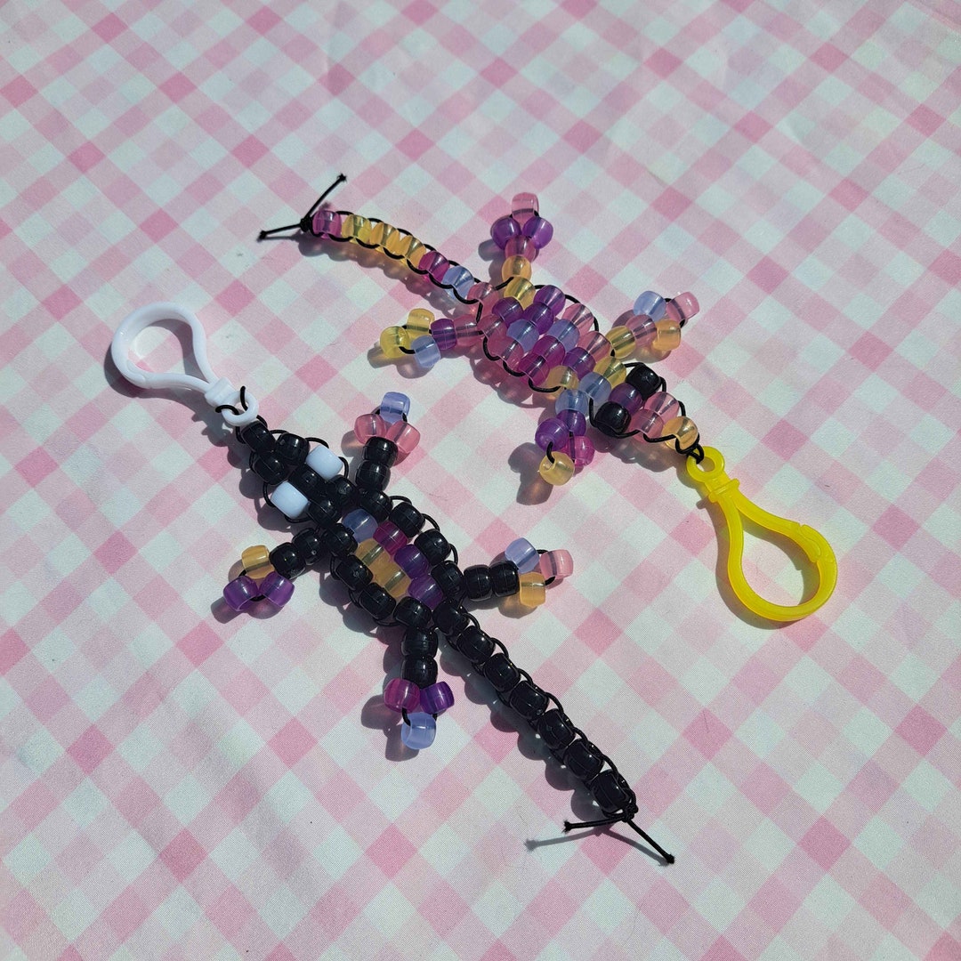 UV Color Changing Lizard Keychain - Etsy