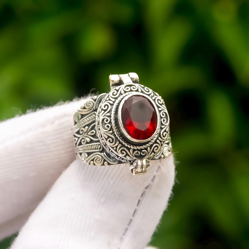 Poison Ring Secret Compartment Medieval Silver Box Historical Container ...