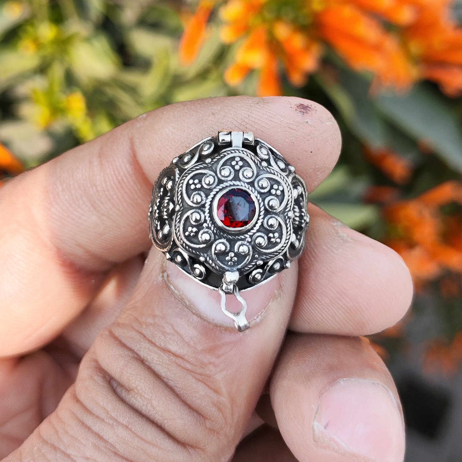 Poison Ring, Adjustable Ring, Black Onyx, Round Gemstone, Pill Box Ring ...