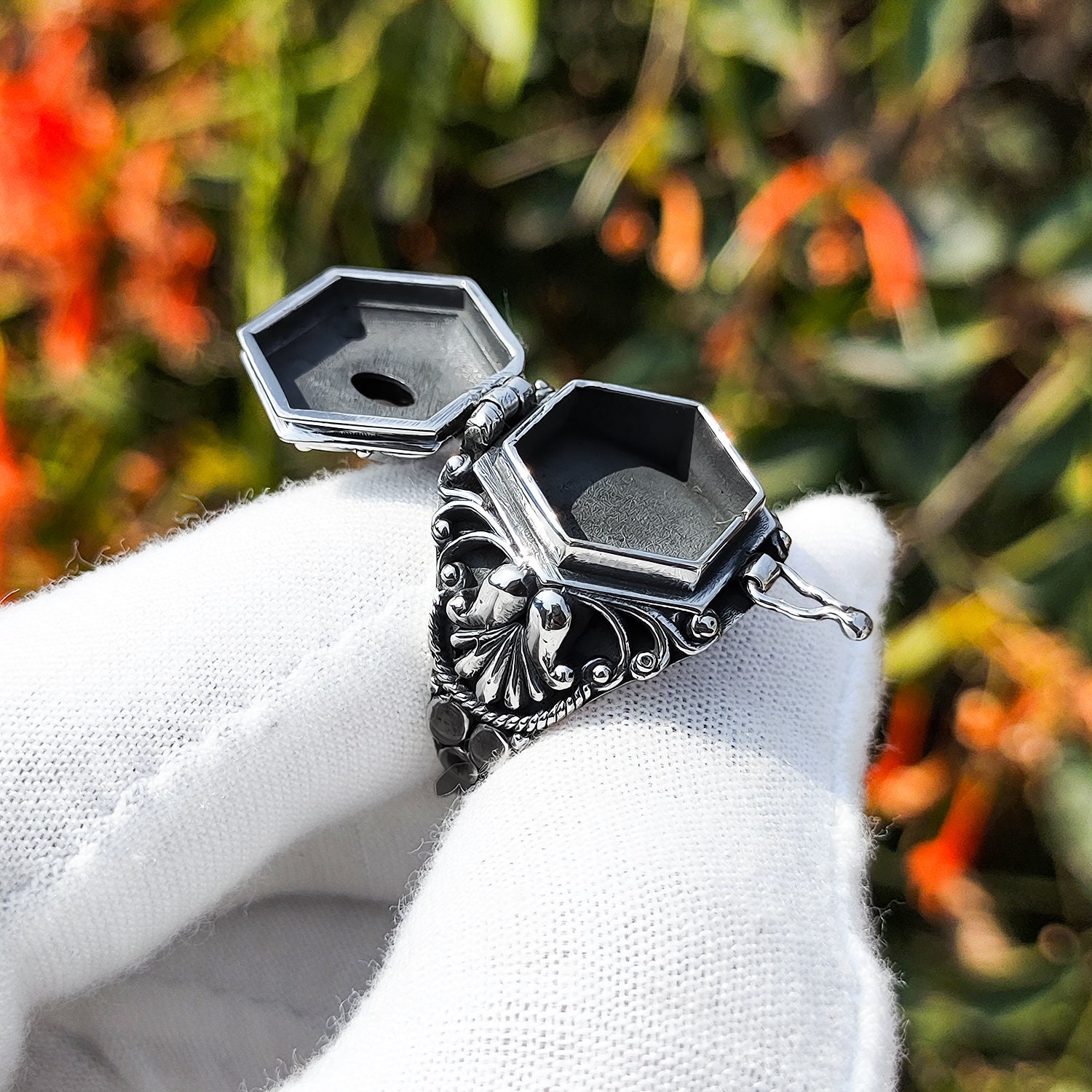 Poison Ring, Adjustable Ring, Black Onyx, Round Gemstone, Pill Box Ring ...