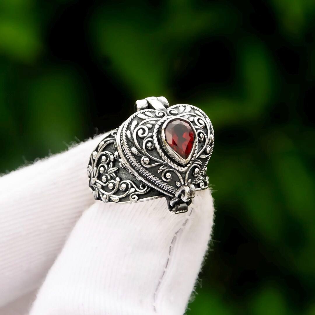Poison Ring Secret Compartment Medieval Silver Box Historical Container ...
