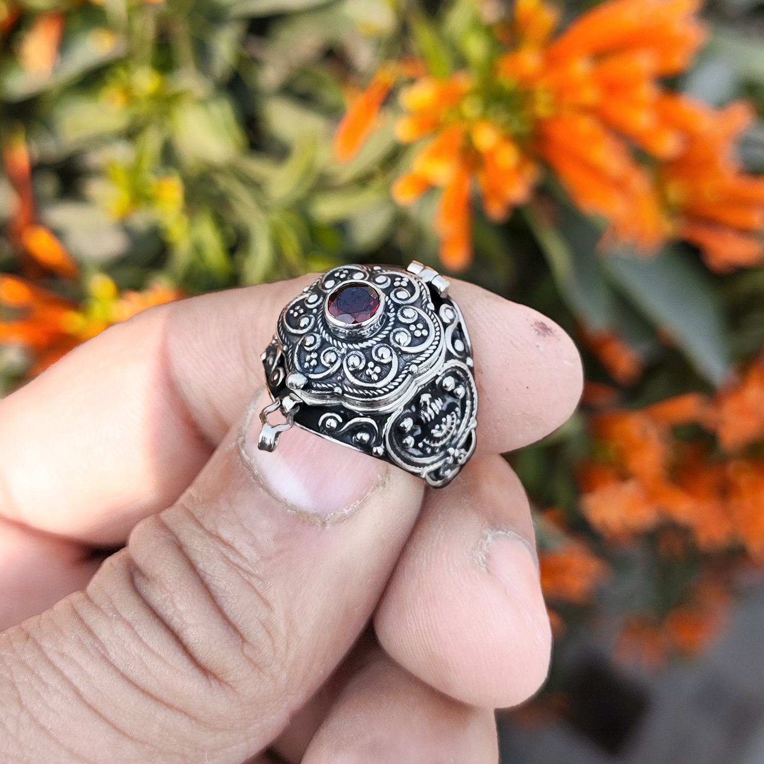 Poison Ring, Adjustable Ring, Black Onyx, Round Gemstone, Pill Box Ring ...